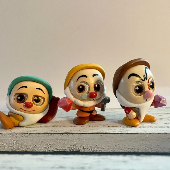 Disney | Toys | Disney Doorables Dwarves Grumpy Doc Sleepy Nwt Snow ...
